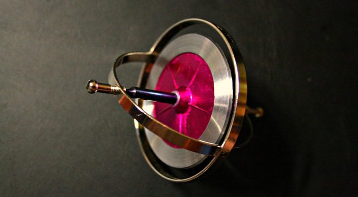 How Gyroscopes Work? – an Intuitive Explanation - Geekswipe